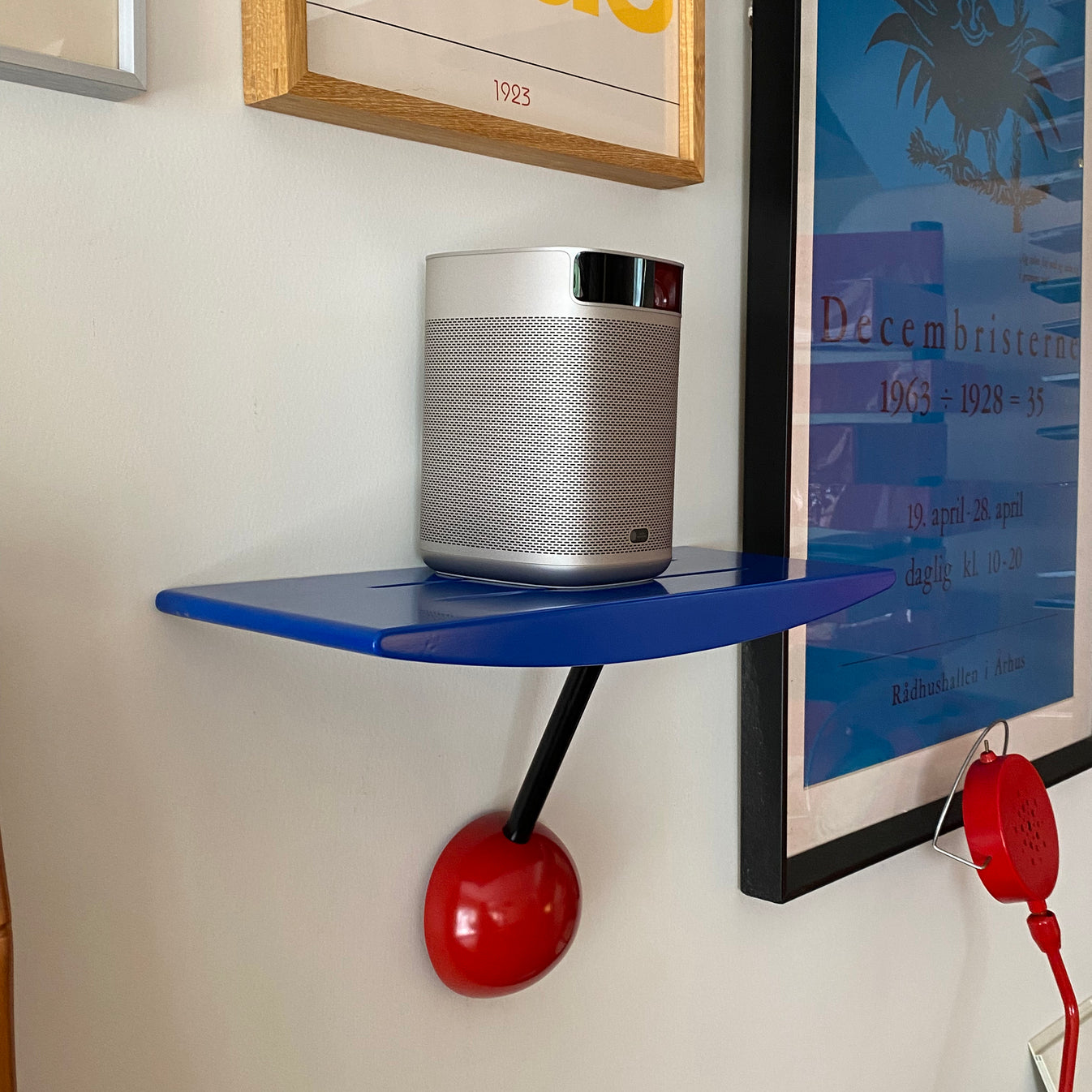 Open media 1 in modal