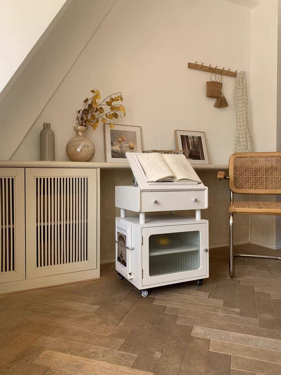 Open media 1 in modal